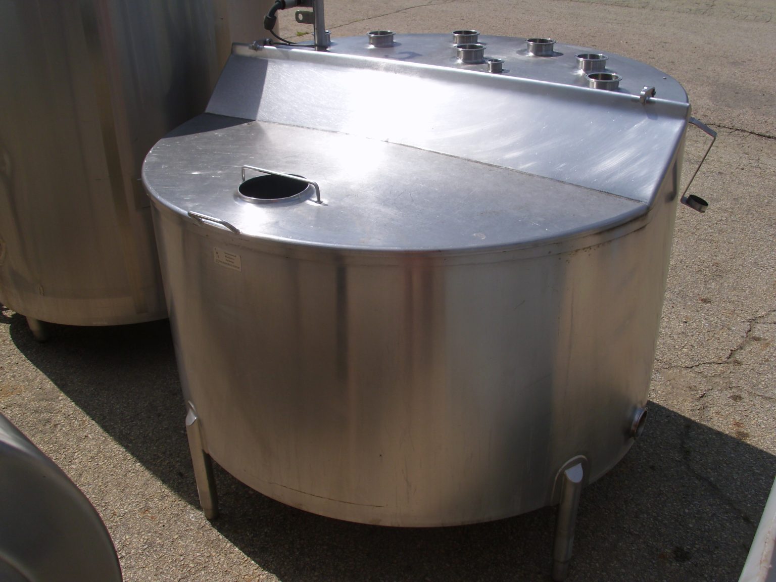 250 GALLON S/S FLOOD RIM BALANCE TANK - International Machinery Exchange